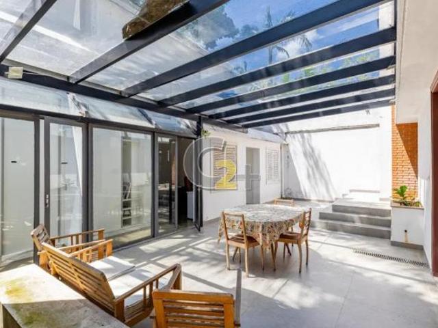 Casa a venda no Alto de Pinheiros 376m² 4 suites 2 vagas