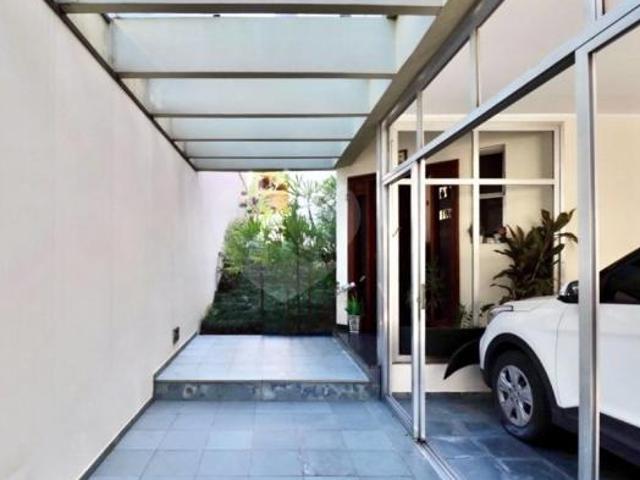 CASA À VENDA NO ALTO DE PINHEIROS