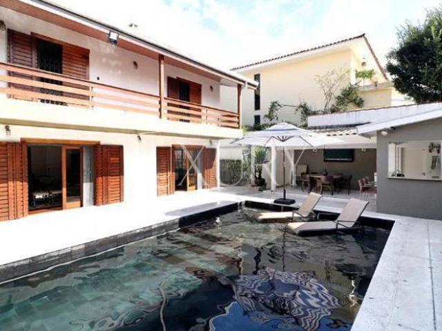 Casa à Venda no Alto de Pinheiros 5 dormitórios Piscina Rua sem Saída