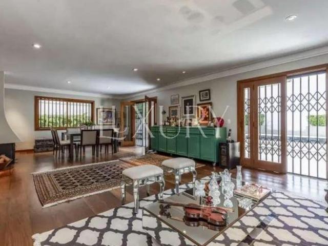 Casa à Venda no Alto de Pinheiros 5 dormitórios Piscina Rua sem Saída