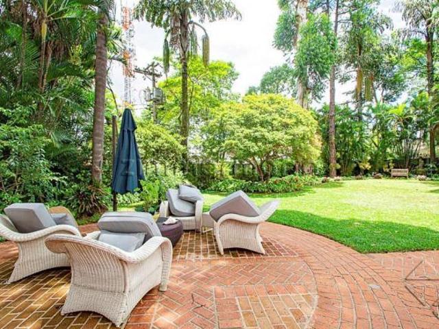 CASA SOBRADO ALTO DE PINHEIROS 5 DORMITÓRIOS 6 VAGAS