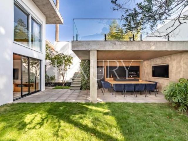 Casa à Venda no Alto de Pinheiros com reforma autoral Uma Atmosfera Calma