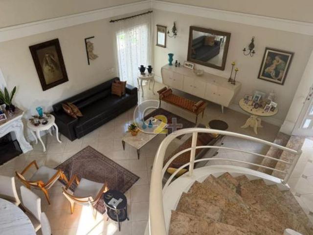 Casa a venda no Alto de Pinheiros com 4 suítes e 4 vagas de garagem
