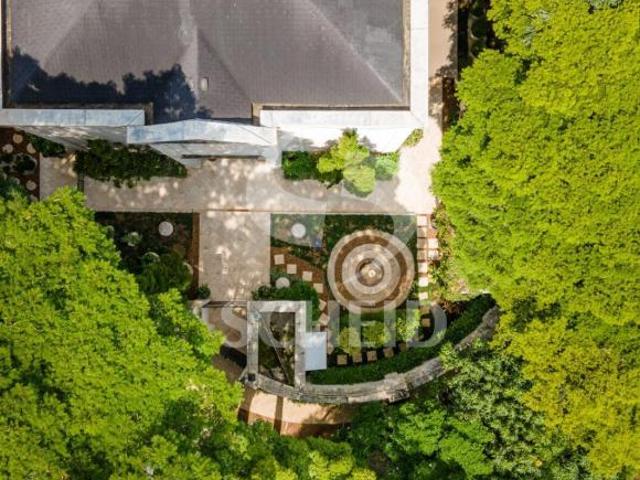 Casa á Venda no Alto de Pinheiros com 5 quartos, sendo 5 suítes, 584m², 7 vagas