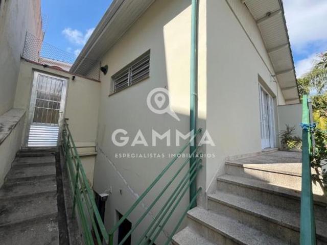 Casa à venda no Alto de Pinheiros! Compacta e bem localizada