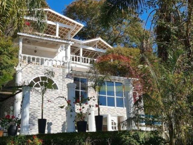 Casa à venda no Alpes da Cantareira Estuda Permuta