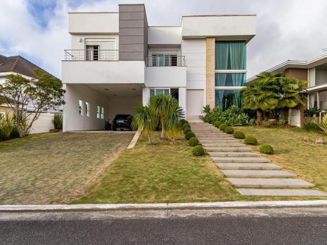 Casa à Venda no Alphaville Graciosa – 517m², 4 Suítes, Piscina e Energia Solar