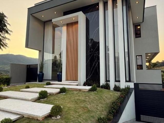 CASA À VENDA NO ALPHAVILLE JUNDIAÍ I | ARQUITETURA, TECNOLOGIA E VISTA PRIVILEGIADA