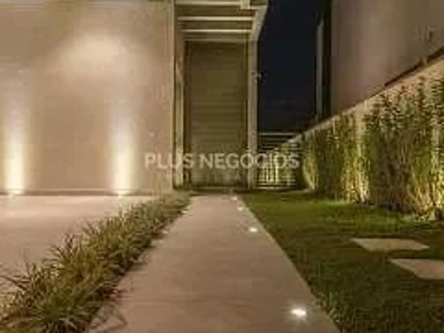 Casa à Venda no Alphaville Nova Esplanada 4 3 Suítes, 233 m² de Área Útil, Acabamento Impecável e C
