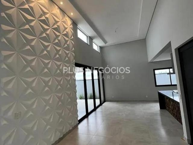 Casa à Venda no Alphaville Nova Esplanada 4: 3 Suítes, 468m² de Área Útil e Total, Conforto e Sofist
