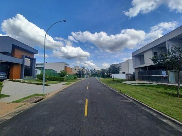 Casa à Venda no Alphaville Nova Esplanada III ? 450m² de Terreno e 295m² de Construção