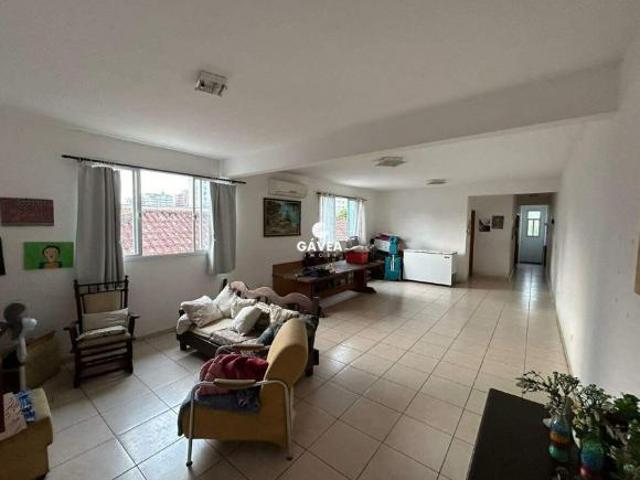 Casa à venda no Aparecida em Santos