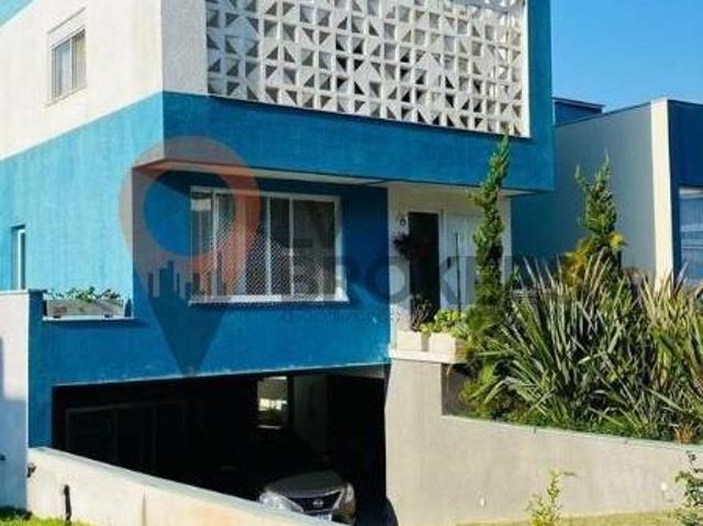 Casa à venda no Aruã Brisas em Mogi das Cruzes | 3 dormitórios, piscina e elevador