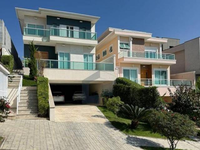 Casa à venda no Aruã Brisas – Mogi das Cruzes | 4 suítes | com piscina