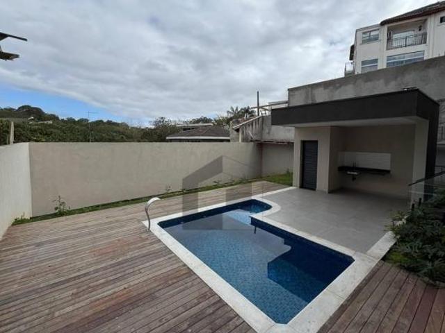 Casa a venda no Arujá Country Club Arujá | 3 suítes | Excelente