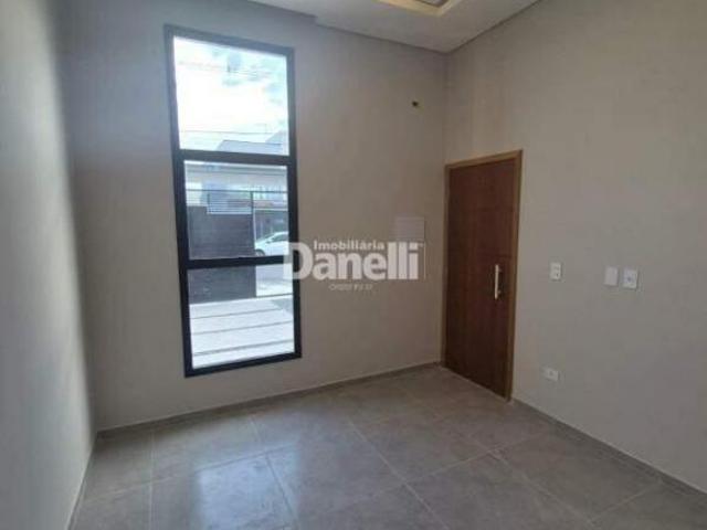 Casa à venda no Areão, Taubaté/SP | 2 quartos 1 suíte | 2 vagas | R$ 380.000