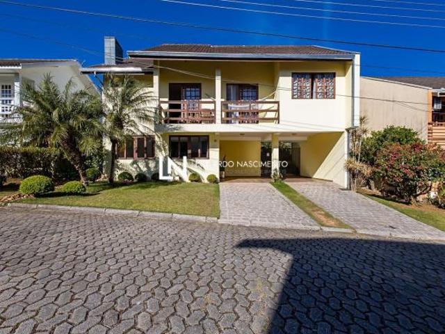 Casa à Venda no Boa Vista: Condomínio Fechado, 3 Quartos, 201m² e Terreno Amplo!