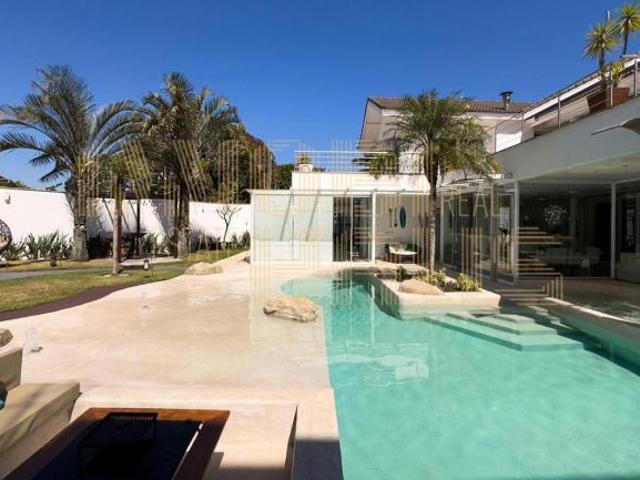 Casa à venda no Bolsão de Interlagos | 4 quartos / 4 suítes