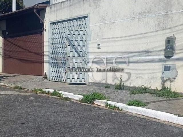 Casa à Venda no Bolsão de Interlagos – Zona Sul SP – 192m² com Quintal e 4 Vagas
