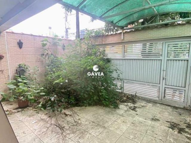 Casa à venda no Boqueirão em Santos
