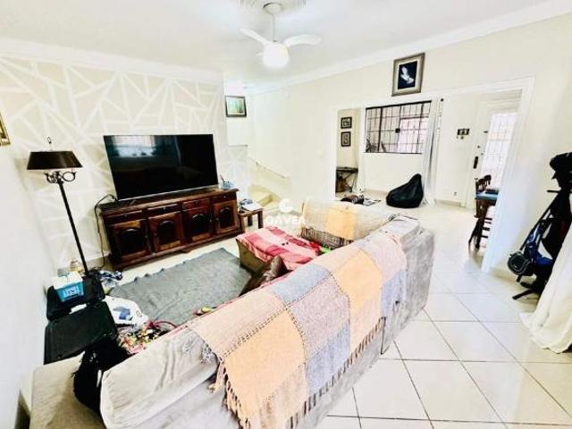 Casa à venda no Boqueirão em Santos