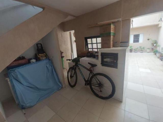 Casa a venda no Bosque dos Eucaliptos com 3 dorms e edicula
