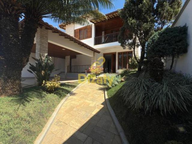 CASA A VENDA NO BAIRRO MANGABEIRAS, ALTO PADRÃO COM 4 QUARTOS