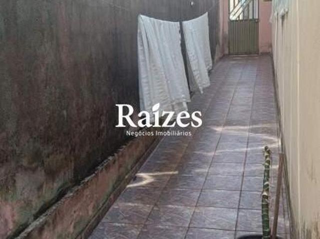 Casa à venda no Bairro Mansour com 2/4 sendo 1 suíte e varanda gourmet