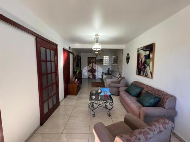 CASA A VENDA NO BAIRRO MEDIANEIRA