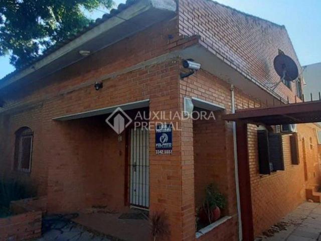 Casa à venda no bairro Medianeira, Porto Alegre