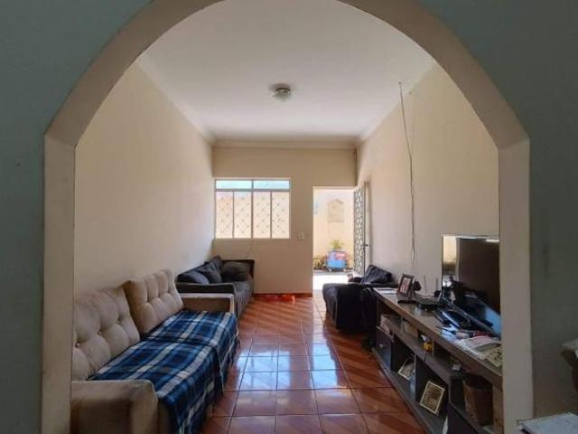 Casa à venda no bairro Milionários em Belo Horizonte/MG