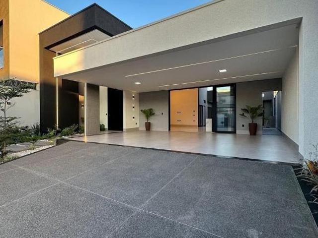 Casa à venda no bairro Moinho dos Ventos em Goiânia/GO