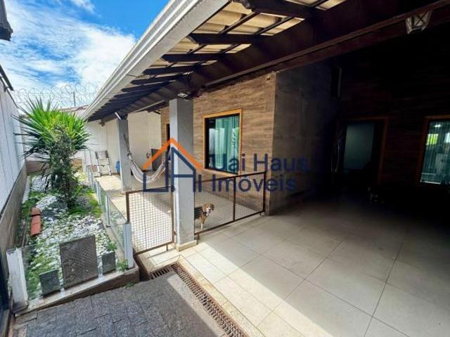 Casa à venda no bairro Monte Castelo Contagem/MG