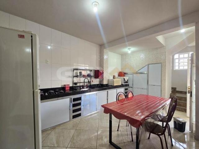 Casa à venda no bairro Nações de 3 pavimentos, 4 quartos e terraço com cozinha g