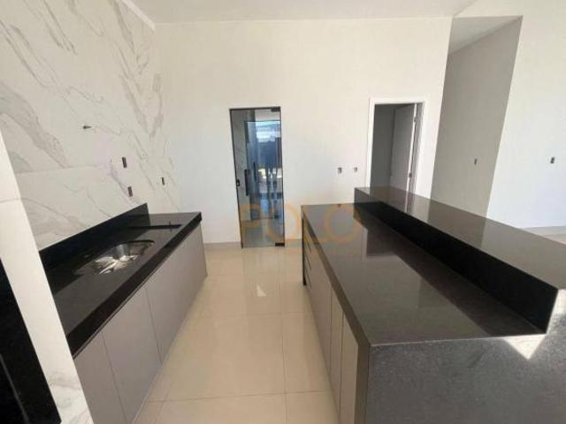 Casa à venda no bairro Novo Mundo em Uberlândia