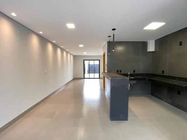 Casa à venda no bairro Novo Mundo em Uberlândia