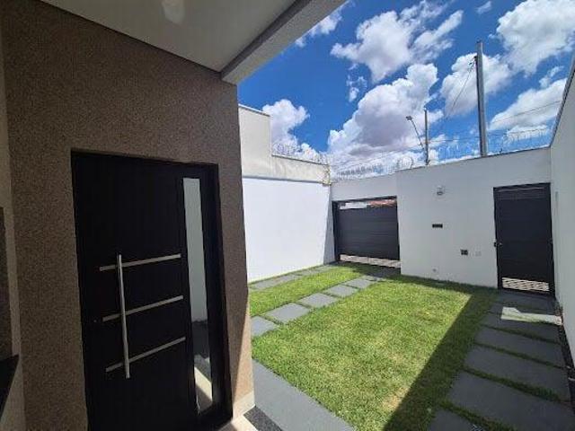 Casa à venda no bairro Novo Mundo Uberlândia MG