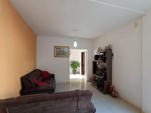 Casa à venda no bairro Novo Santa Cecilia em Belo Horizonte/MG