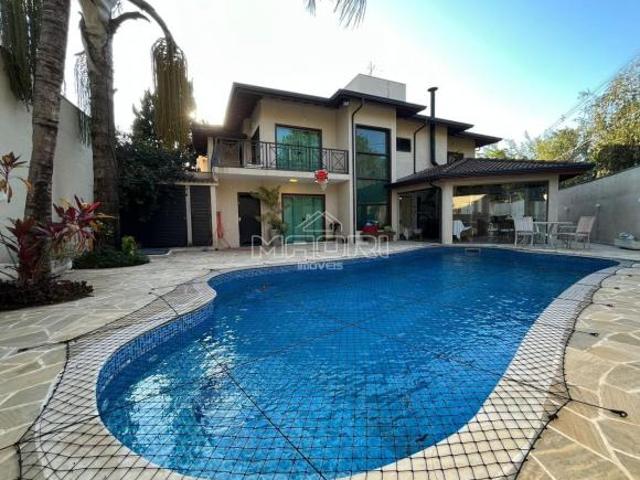 Casa à venda no bairro Nova Suíça em Valinhos