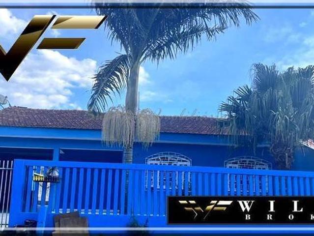 CASA Á VENDA NO BAIRRO OURO FINO! ESPAÇOSA E BEM D