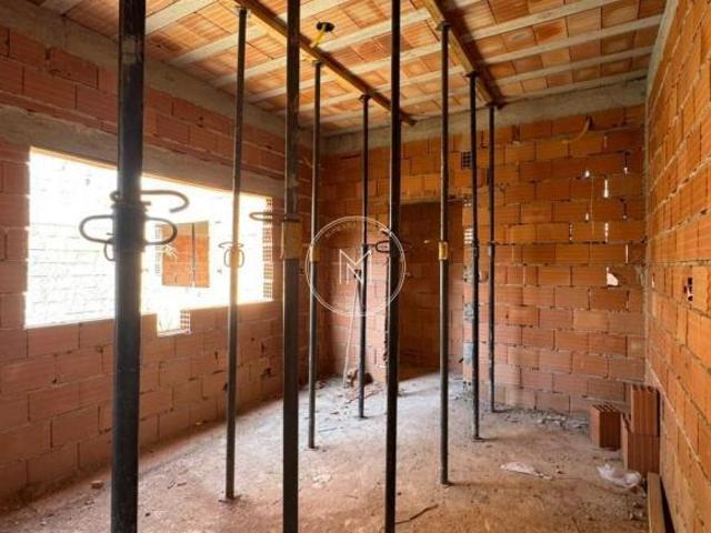 Casa à Venda no Bairro Atenas | 2 Quartos com Suíte e Excelente Localização