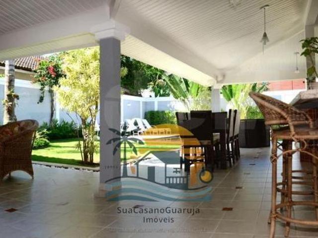Casa à venda no bairro Acapulco em Guarujá/SP