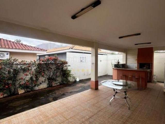 Casa a venda no bairro Aeroporto, Aracatuba 3 dormitorios, suite, cozinha e garagem