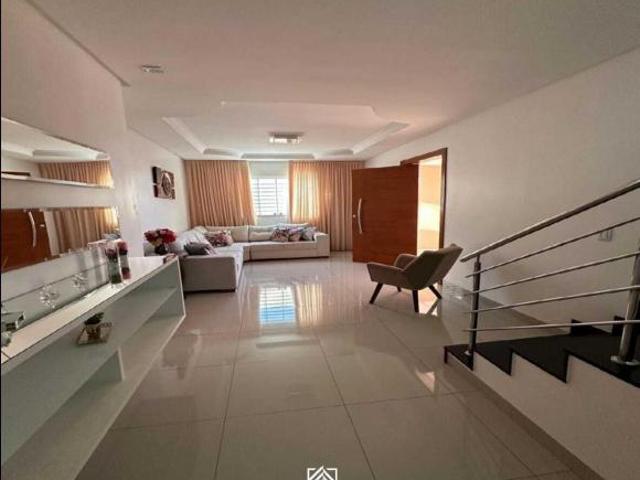 Casa à venda no bairro Água Branca em Goiânia/GO