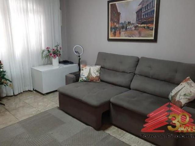 Casa à venda no bairro Água Rasa, 4 quartos, 2 salas, 2 banheiros, 4 vagas de garagem, 250,00 m² de
