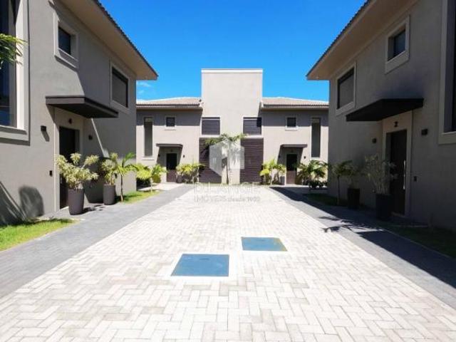 Casa à venda no bairro Alphaville em Campinas