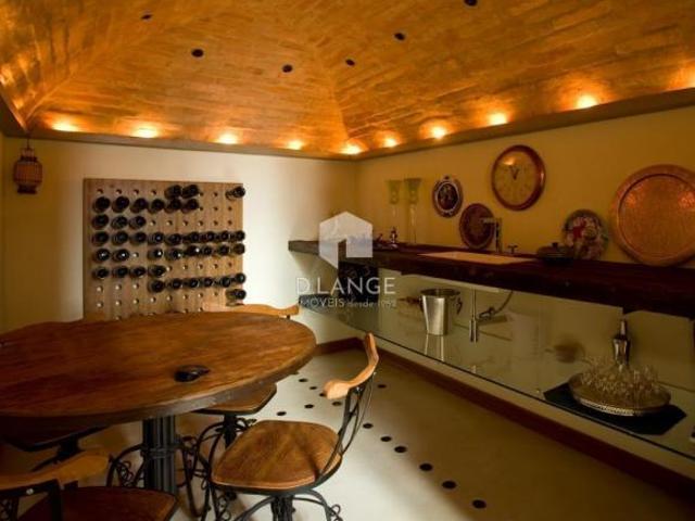 Casa à venda no bairro Alphaville em Campinas