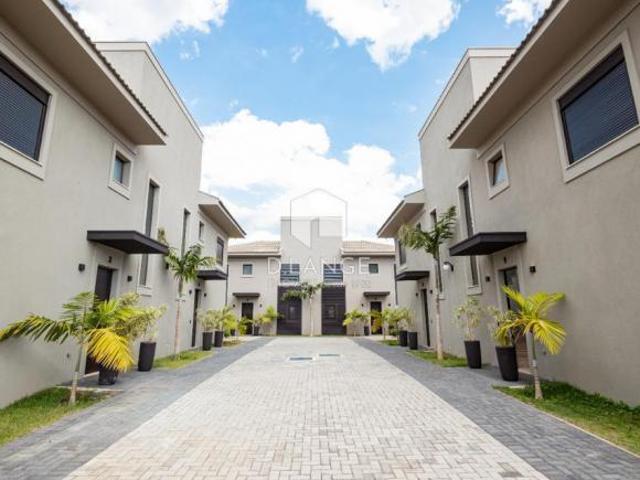 Casa à venda no bairro Alphaville em Campinas