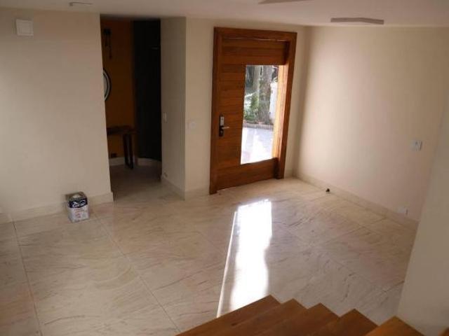 Casa à venda no bairro Alphaville em Santana de Parnaíba/SP