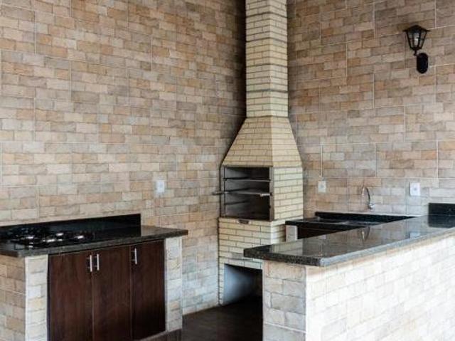 Casa à Venda no Bairro Anhanguera, Goiânia – 3 Quartos, Suíte, 3 Vagas